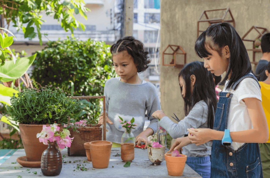 5 Garden Projects To Pass The Time With Your Kids (No Green Thumb ...
