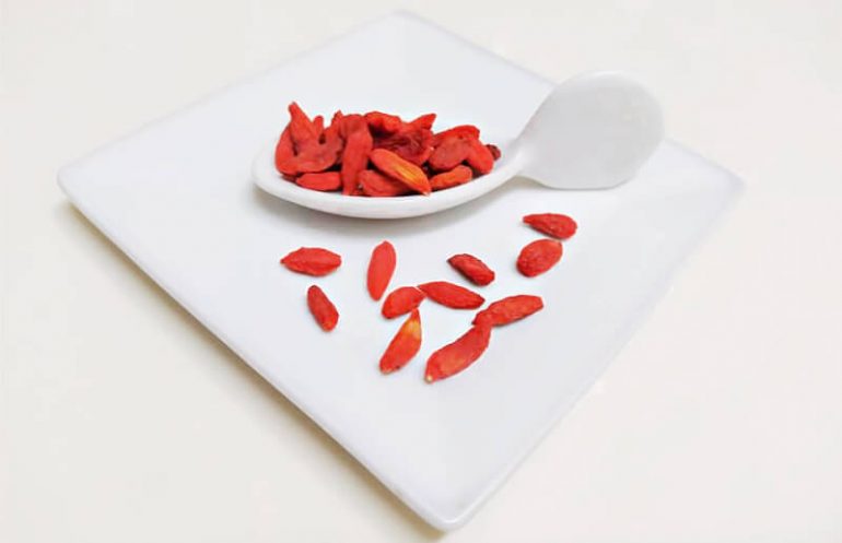 Goji Berries and Red Dates Tea to Boost Fertility, Immunity, Eye, Liver