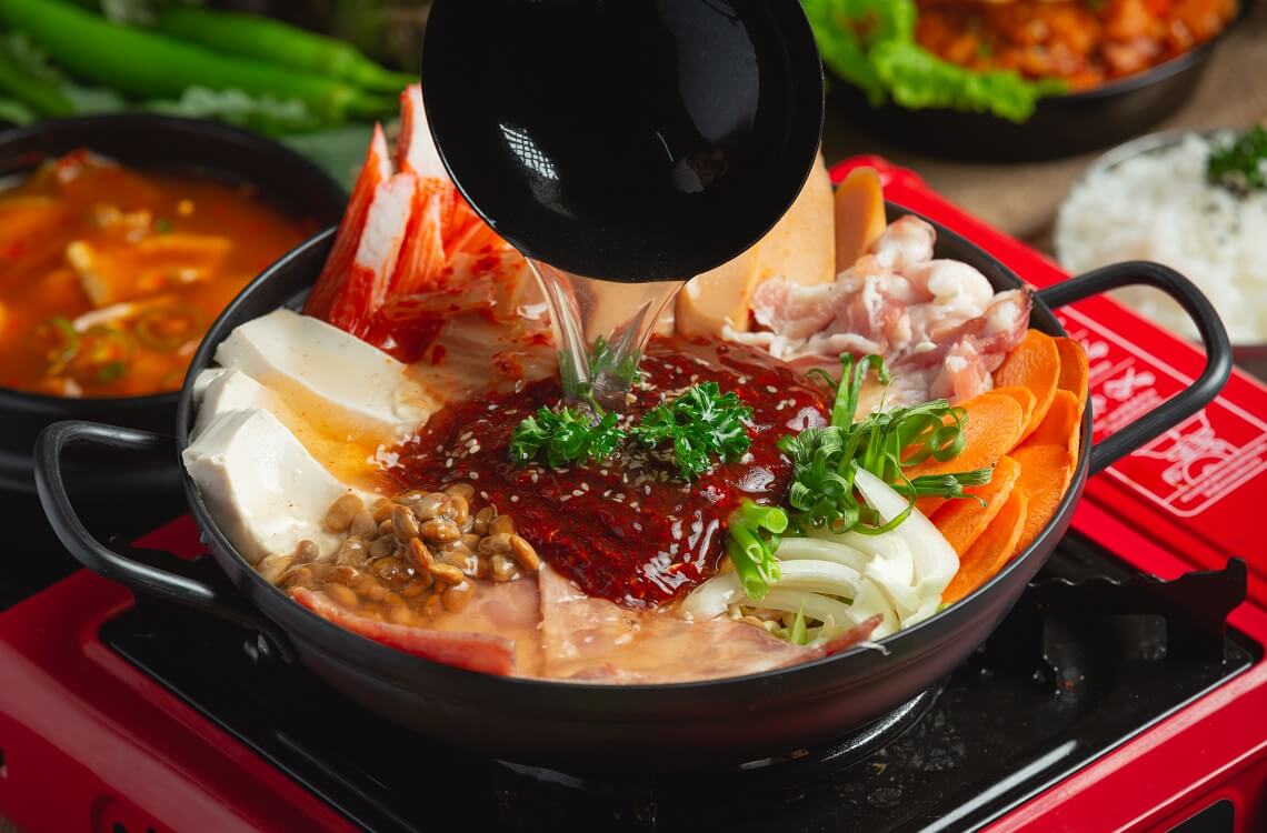 Halal Steamboat Restaurant: Top 5 to Try with Kids | Motherhood Malaysia