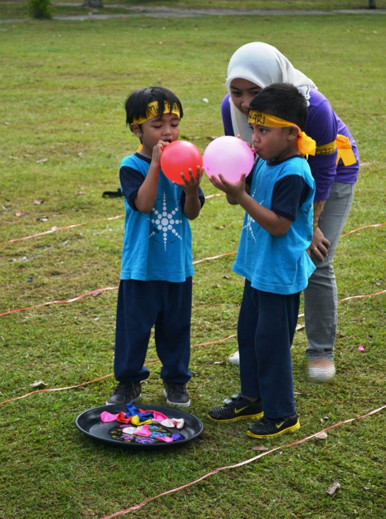 15 Acara Sukaneka Yang Menarik (Untuk Kanak-Kanak & Dewasa)