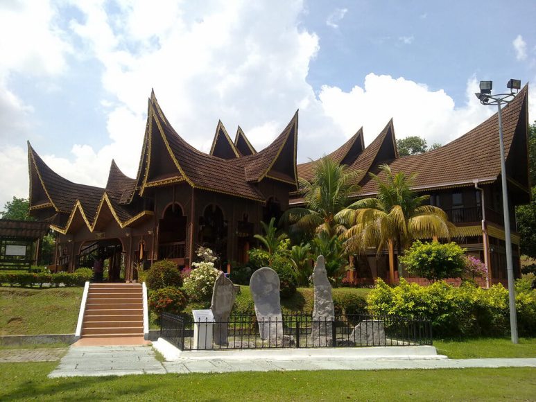 20 Tempat Menarik di Negeri Sembilan (Popular & Best untuk Keluarga)