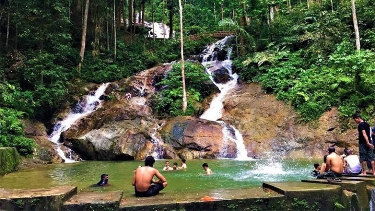 16 Lokasi Air Terjun Cantik Di Selangor Untuk Keluarga Mama (2026)