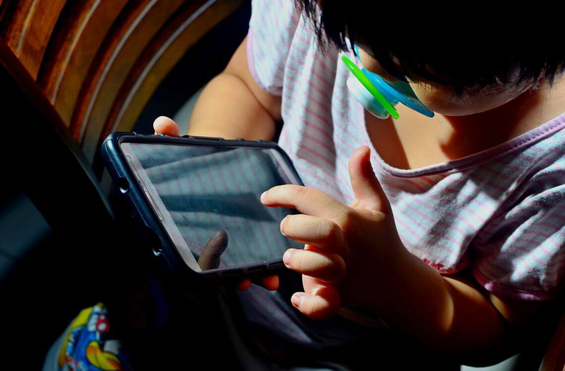 Awas! Penggunaan Gajet Boleh Jadi 'Red Alert Addiction' Pada Anak-anak