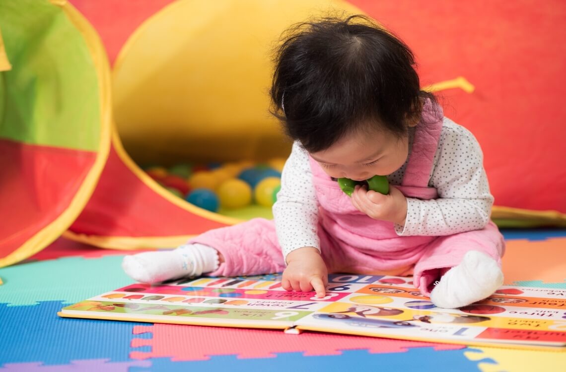 Top 5 Jenis Buku Yang Bagus (& Terkini) Untuk Perkembangan Anak