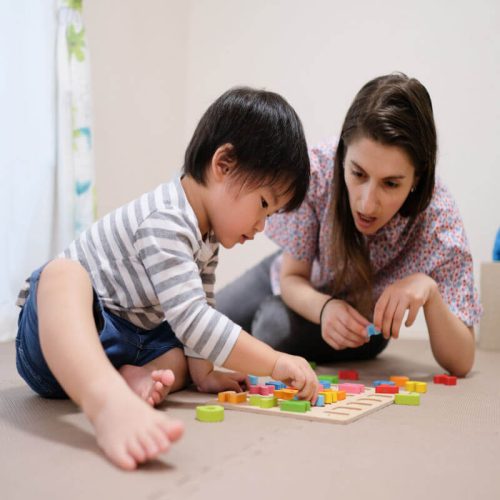 Mengenali 10 Ciri-Ciri Autisme Pada Anak: Panduan Untuk Mommy Dan Daddy!