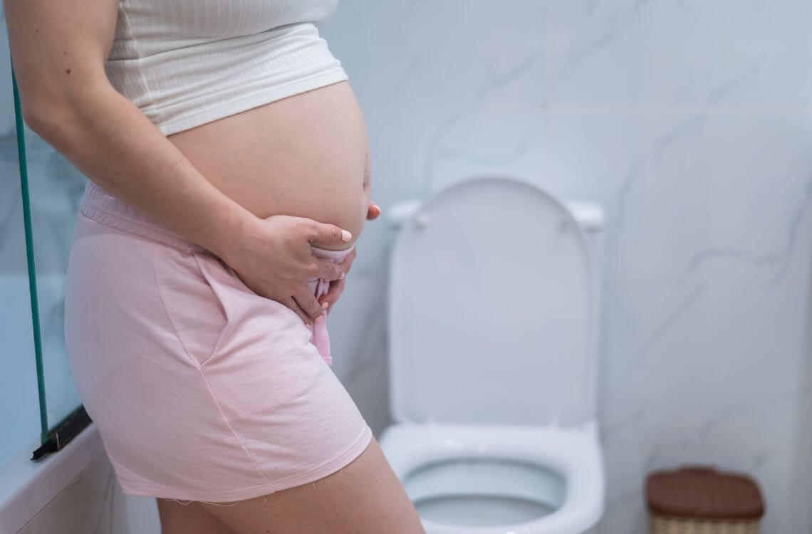 10 Tips Berkesan Hilangkan Senak Perut Ketika Hamil